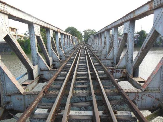 Bicol Express – Bridge heavily damaged News from the Philippines