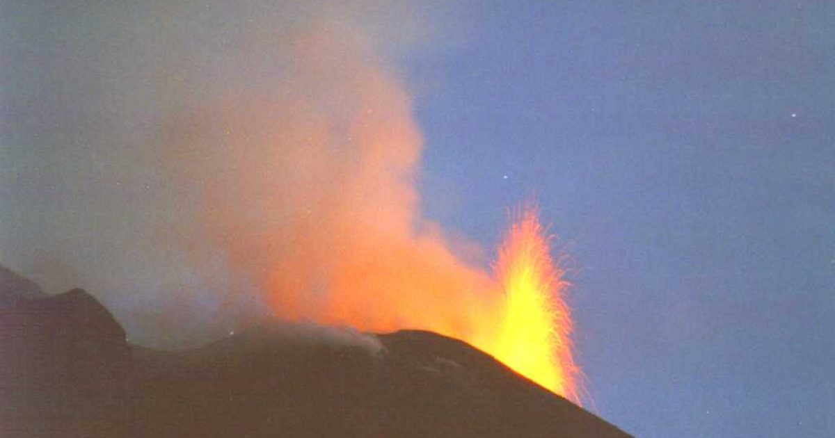 Taal Volcano Update from January 14, 2020 – Mixed Eruptions News from ...
