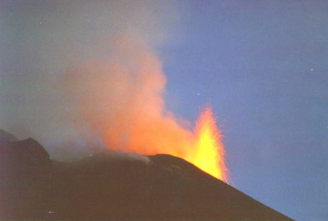 Taal Volcano Update from January 14, 2020 - Mixed Eruptions